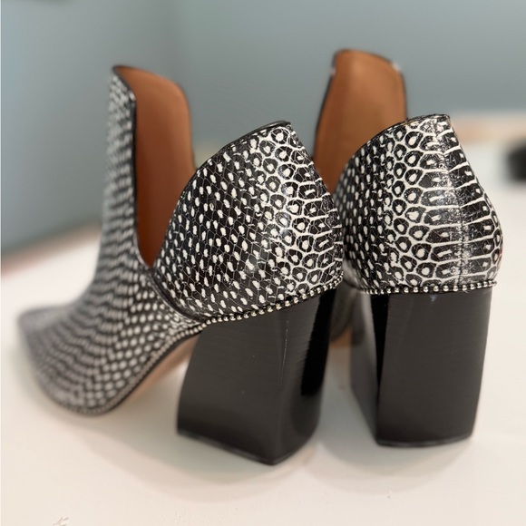 ANTONIO MELANI | Shoes | Gorgeous New Antonio Melani Wadee Black And ...